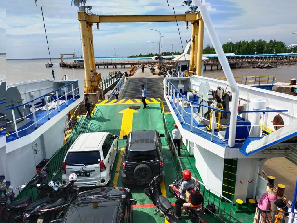 Dishub Bengkalis Mohon Maaf, Penyeberangan Air Putih-Selari Dilayani ...