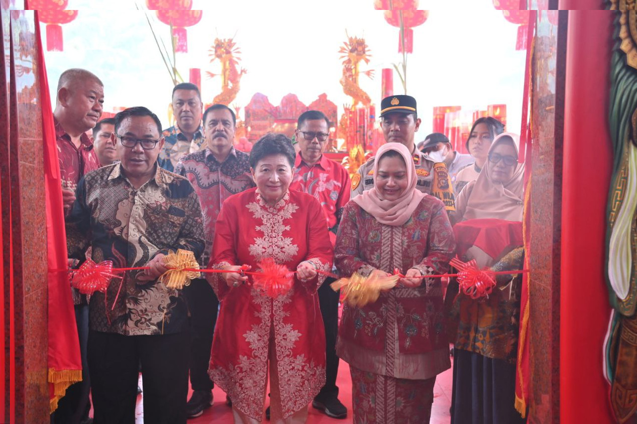 Usai Dipugar, Bupati Kasmarni Resmikan Kelenteng Tri Dharma Hun Bin ...